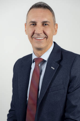 People - CBS International